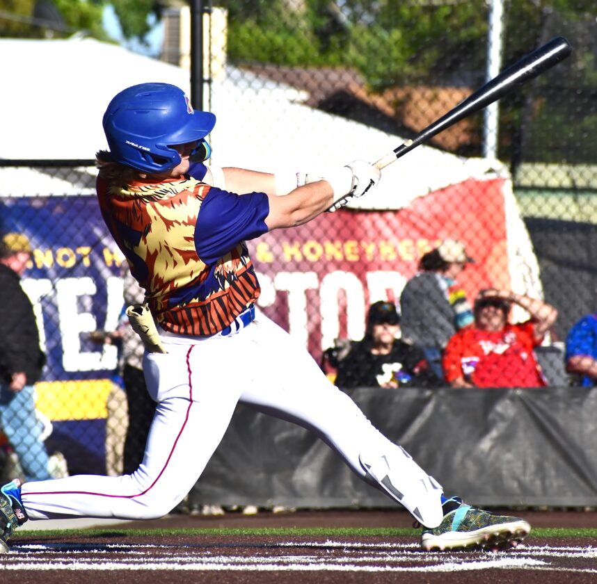 Larks beat HotTots and Berserkers | News, Sports, Jobs - Minot Daily News